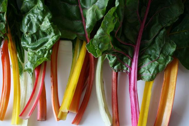Steamed Swiss Chard Stems with Balsamic Vinegar | Savory Touch