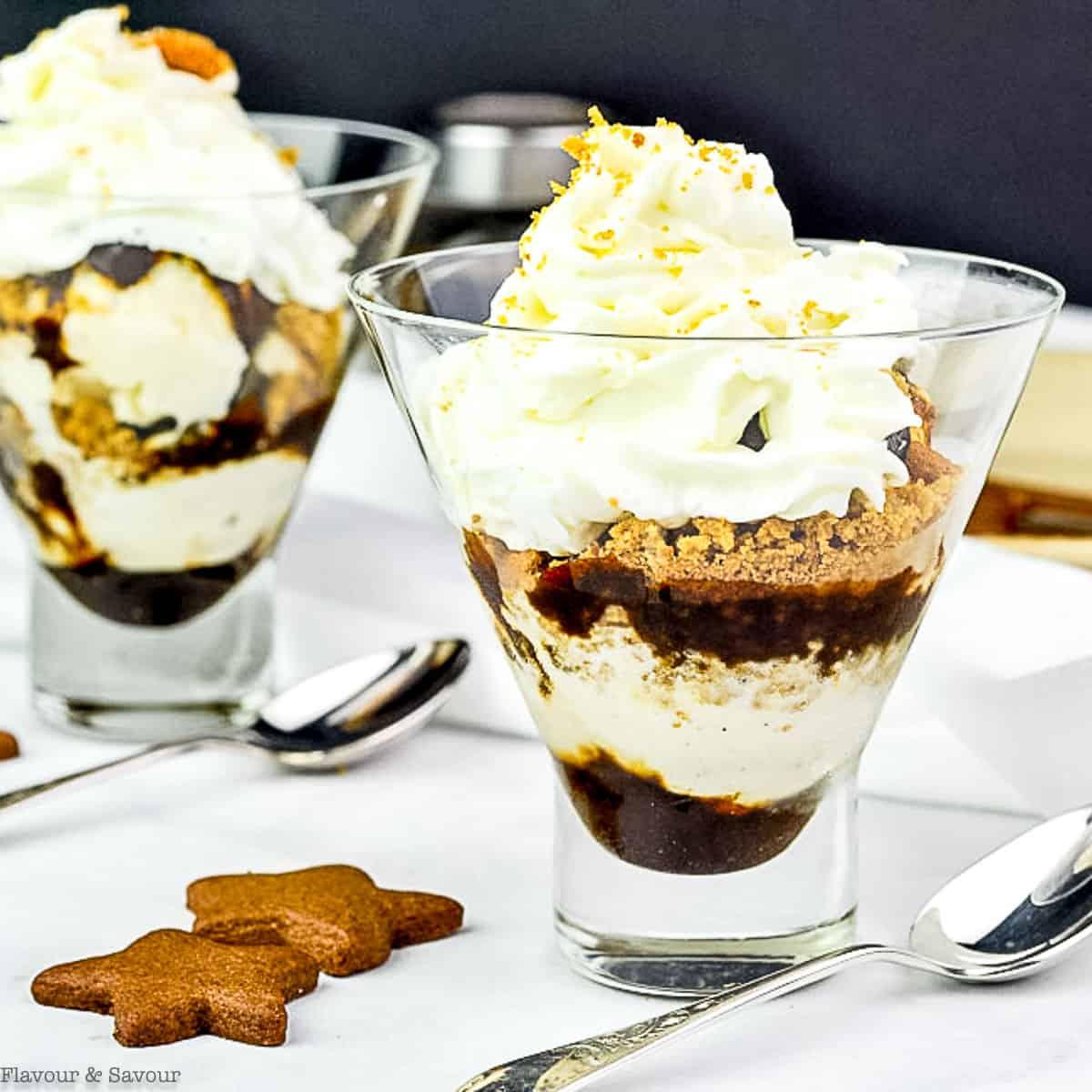 Gingerbread Parfaits with Yogurt and Granola | Savory Touch